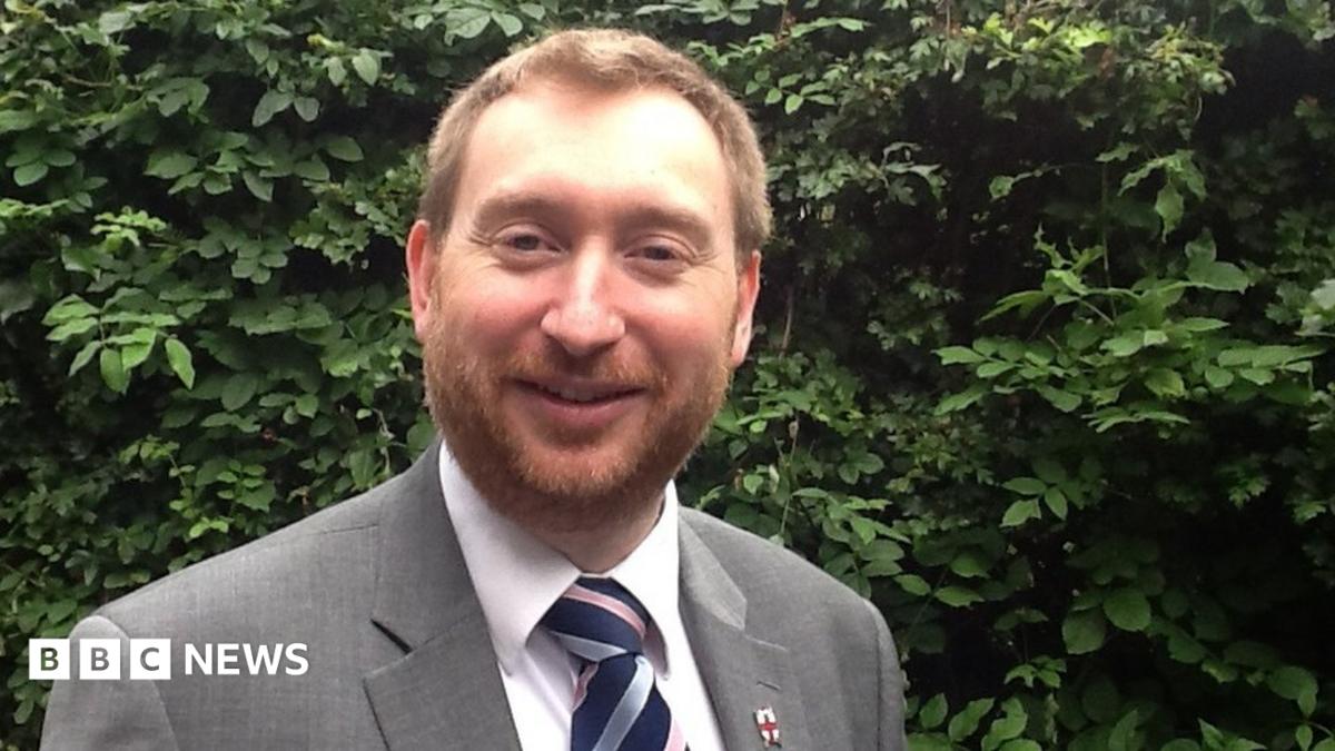 York Labour councillors elect new leader - BBC News