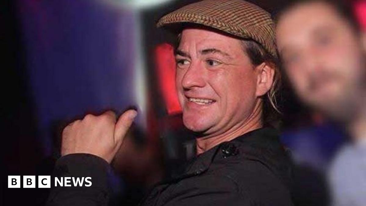 Karl Law disappearance: Relatives find stranger's body - BBC News