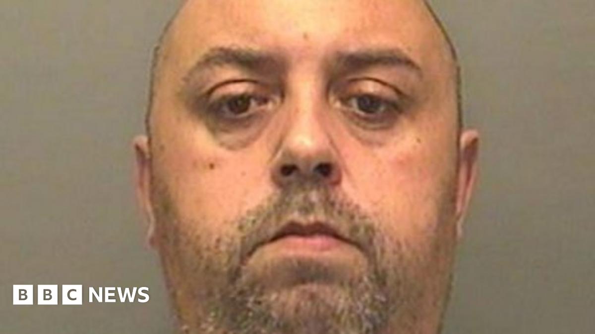 Nurse Colin Buckley struck off register after sex attacks - BBC News