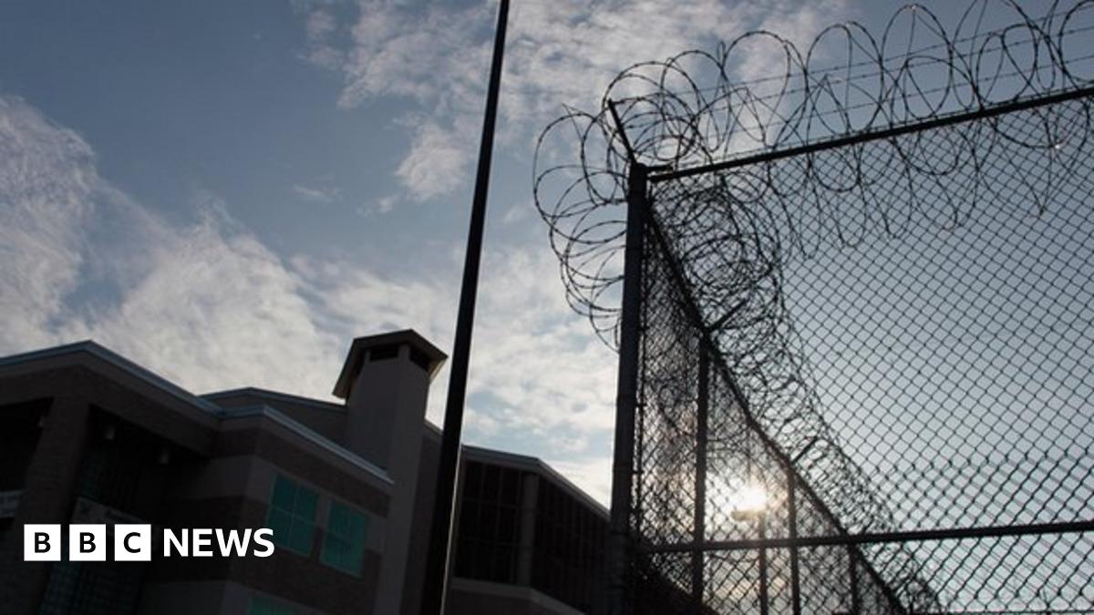 Why Texas is closing prisons in favour of rehab - BBC News