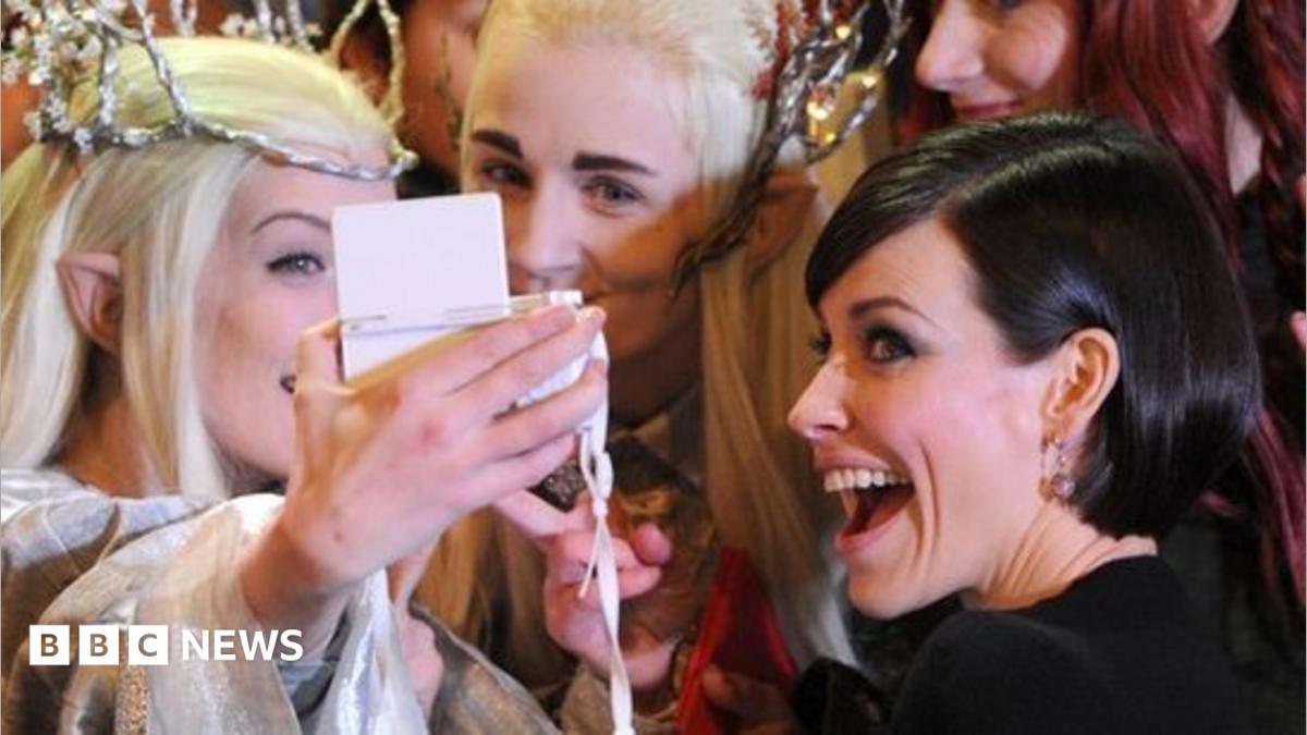 Day in pictures: 2 December 2014 - BBC News