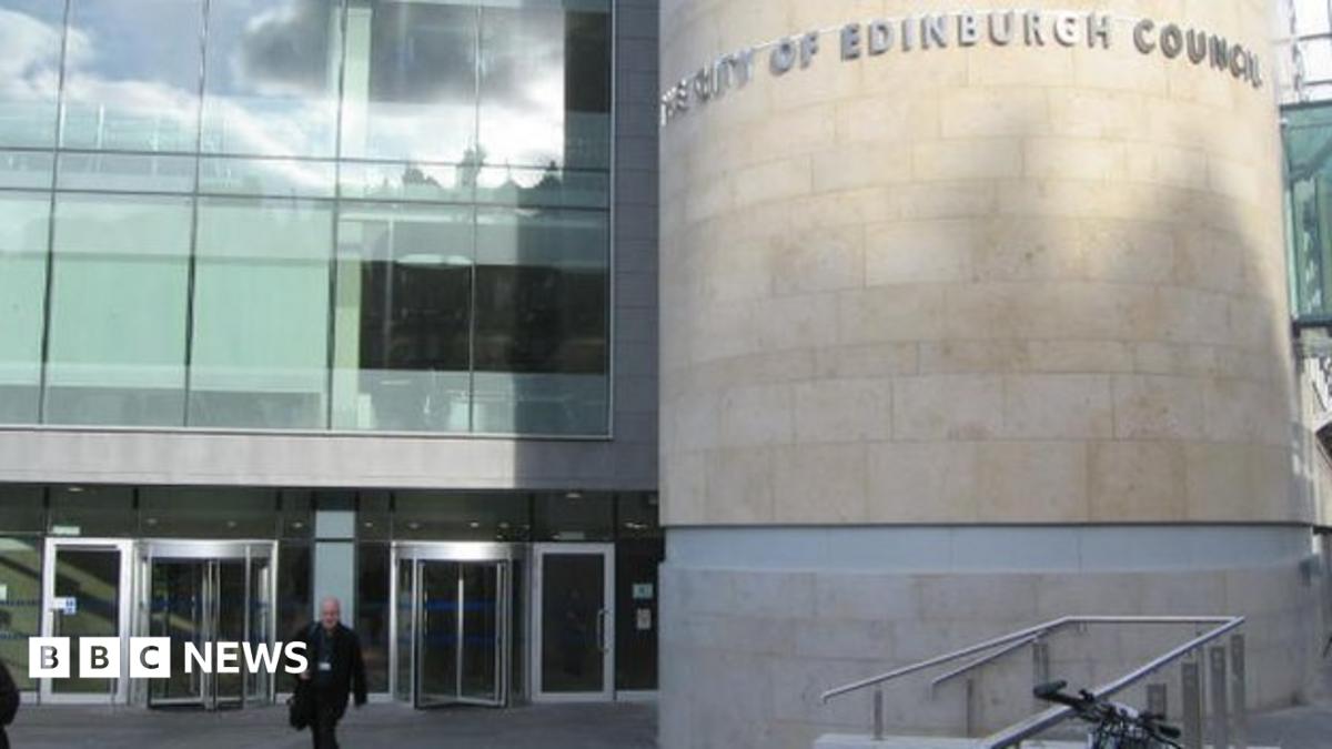 Spending watchdog 'concern' over Edinburgh budget cuts - BBC News