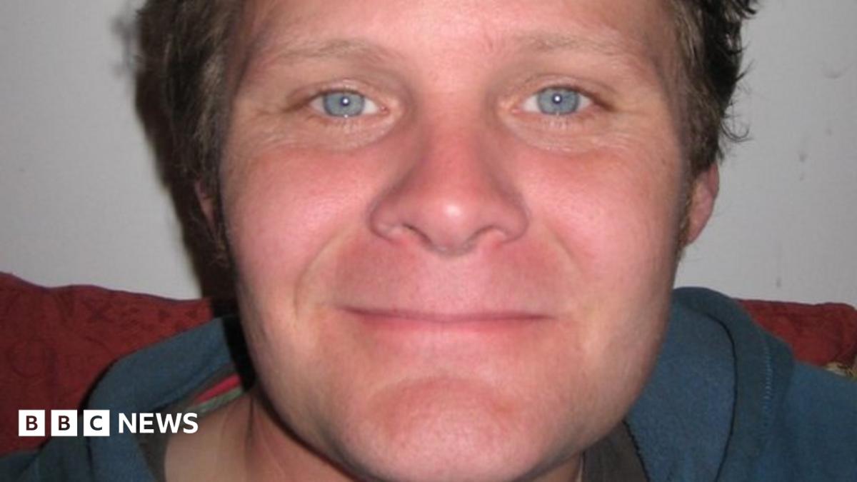 Jonathan Collinson inquest: Call to GPs over depressed patients - BBC News