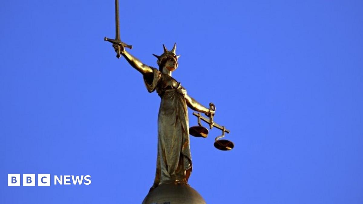 Michael Britten charged in child abduction investigation - BBC News