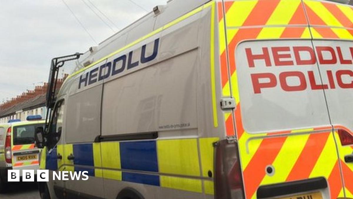Police given extra time over Cardiff terror raid suspect - BBC News