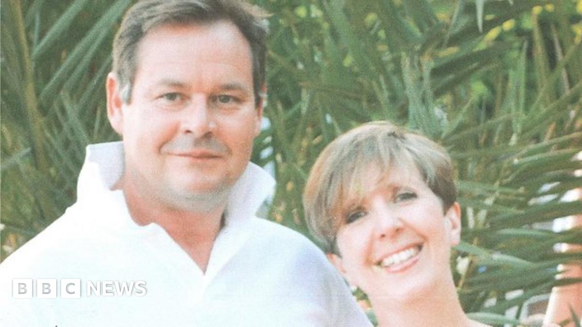 Murdered Fetcham couple 'loved each other dearly' - BBC News