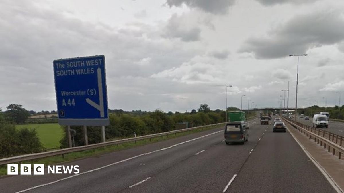 M5 lorry drivers accused of seat swap - BBC News