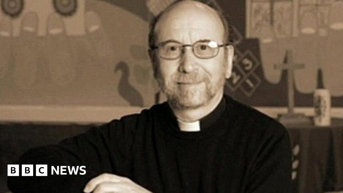 Freckleton vicar's wife released in baby death probe - BBC News