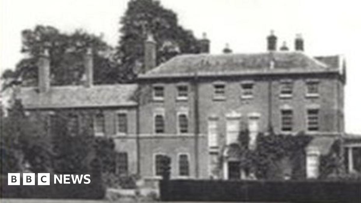 PCC Bill Longmore pledges sex abuse email inquiry - BBC News