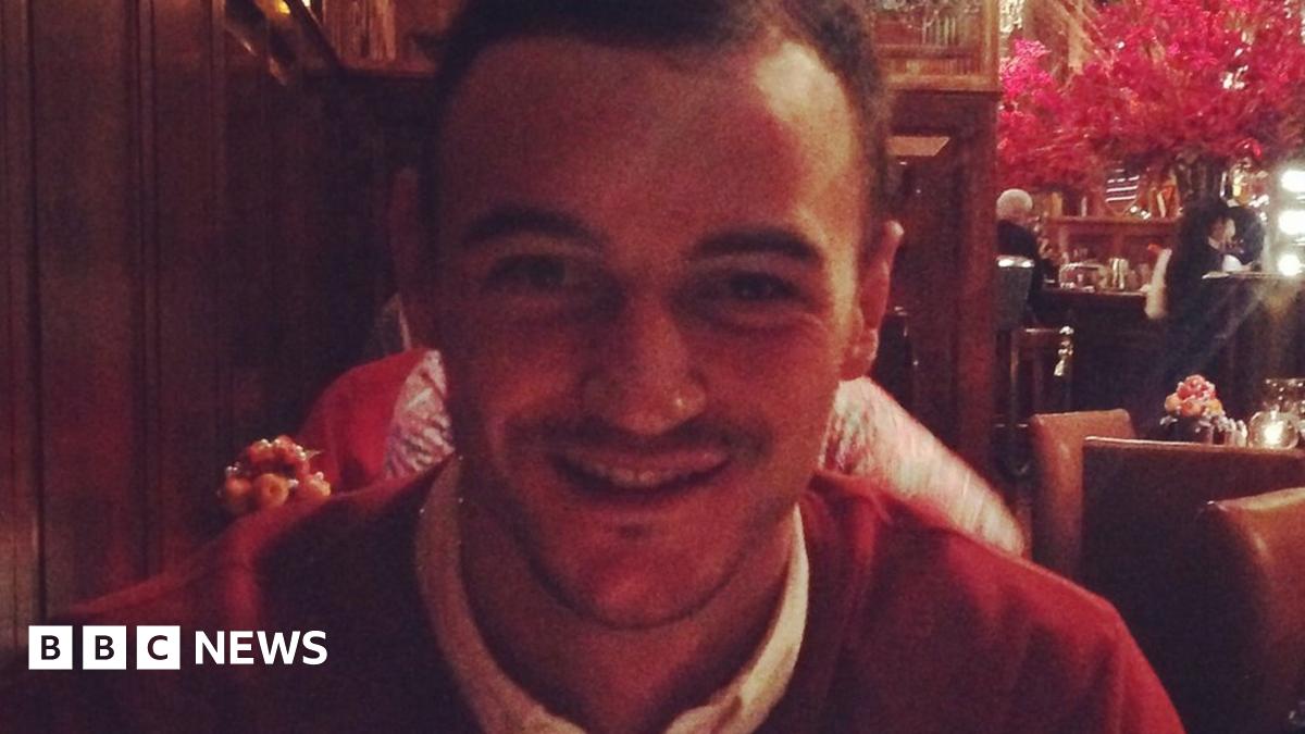 Police identify Edinburgh motorway crash victim - BBC News