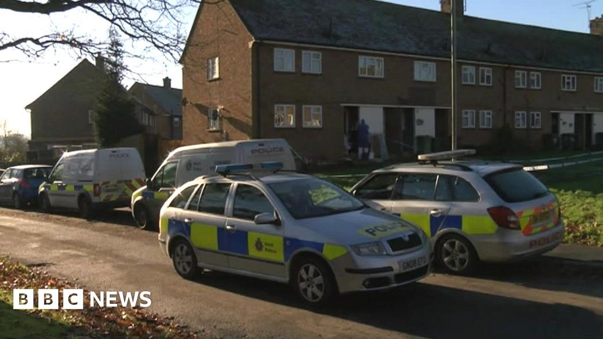 Southborough death: Keith Solly faces Yvonne Tapp murder charge - BBC News