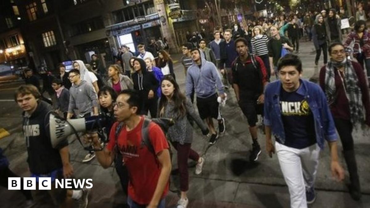 Second night of California protests over police killings - BBC News