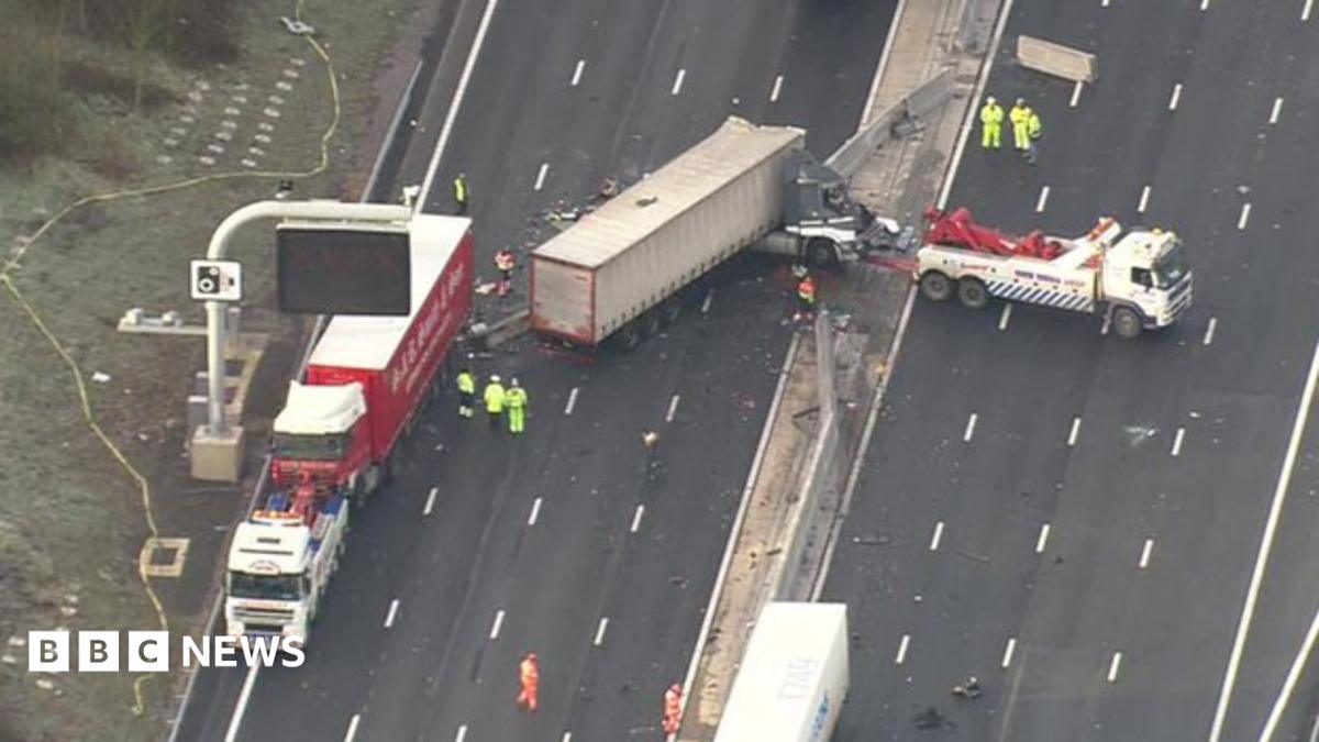 M25 death crash: Suspect transferred to mental health service - BBC News