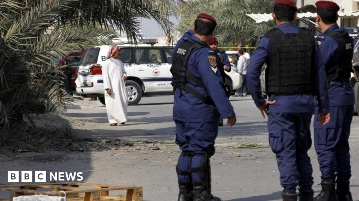 Explosions in Bahrain villages kill two - BBC News
