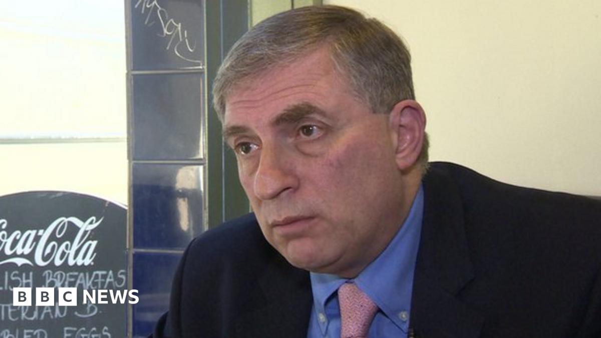 Jewish MP Lee Scott says he has received death threats - BBC News