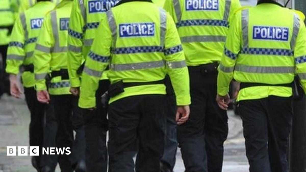 Police divisions in north east and west of Scotland could merge - BBC News