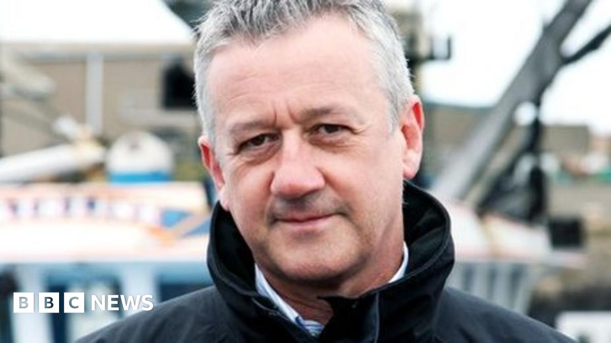 Veteran reporter Allan Little to leave the BBC - BBC News