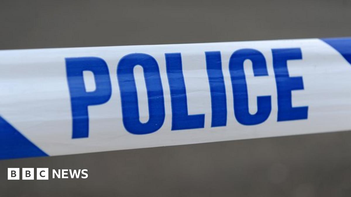 Rochdale factory 'slavery' raid: Four men arrested - BBC News