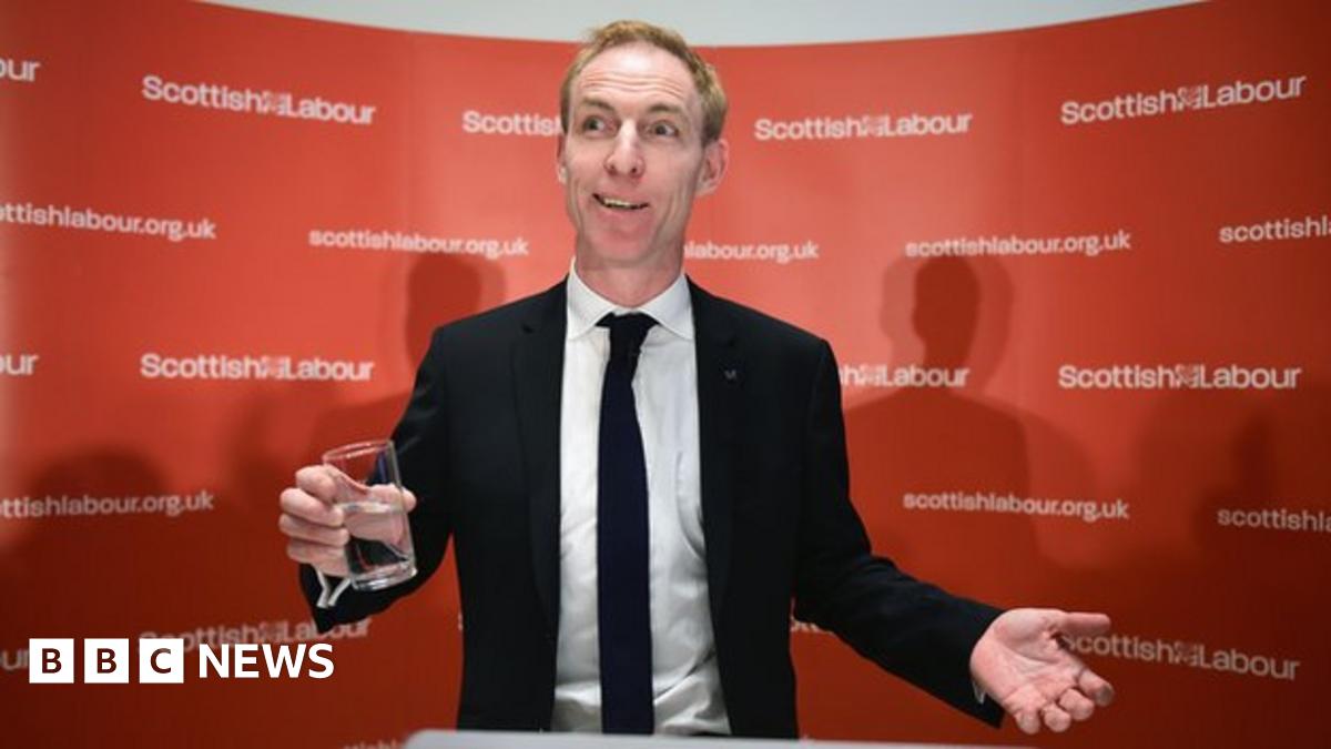 Scottish Labour leader Jim Murphy to name new front bench team - BBC News