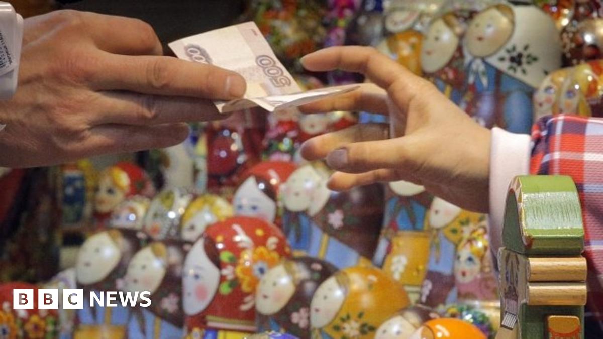 Russian rouble in free-fall despite shock 17% rate rise - BBC News