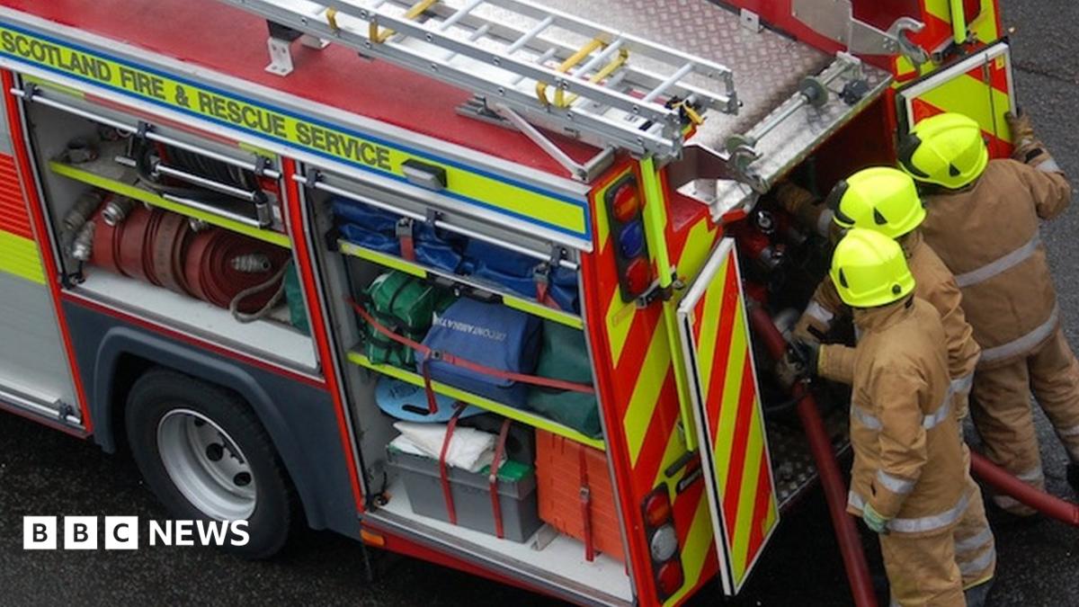 Woman dies in Hogmanay house fire in Monifieth - BBC News