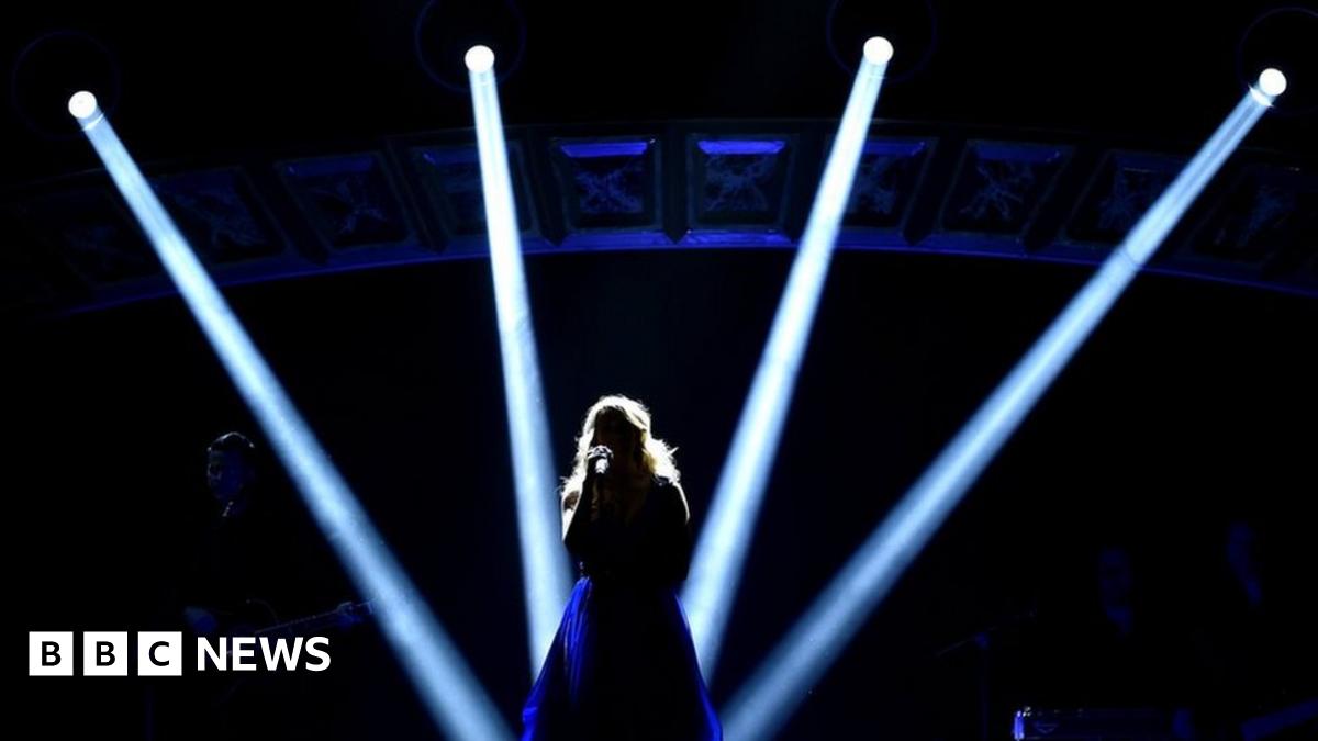 Day in pictures: 16 December 2014 - BBC News