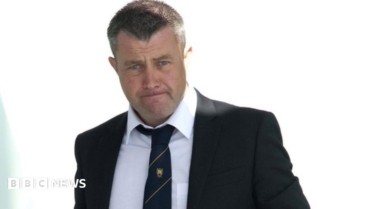 Blackmailing paramedic Eifion Howatson jailed - BBC News