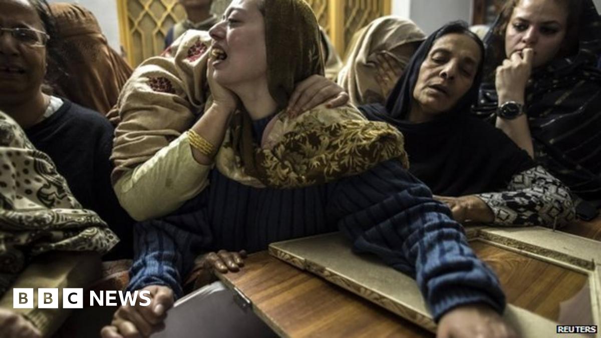 Pakistan massacre: Pupils speak of Peshawar horror - BBC News