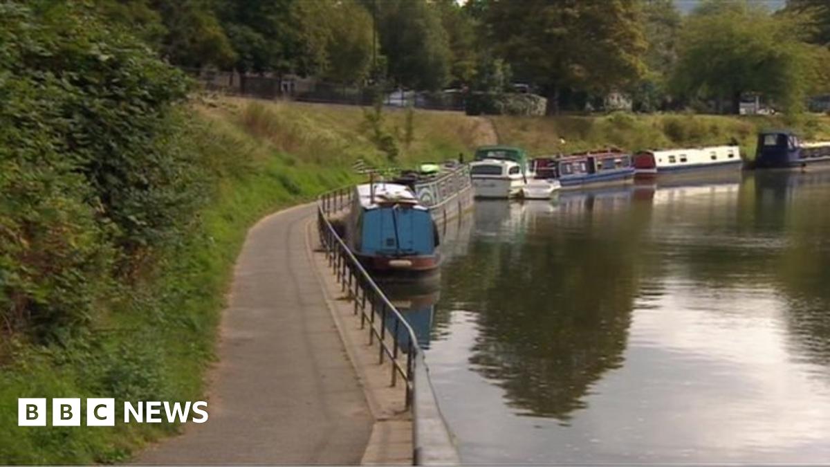 Bath River Avon path safety railings installation begins - BBC News