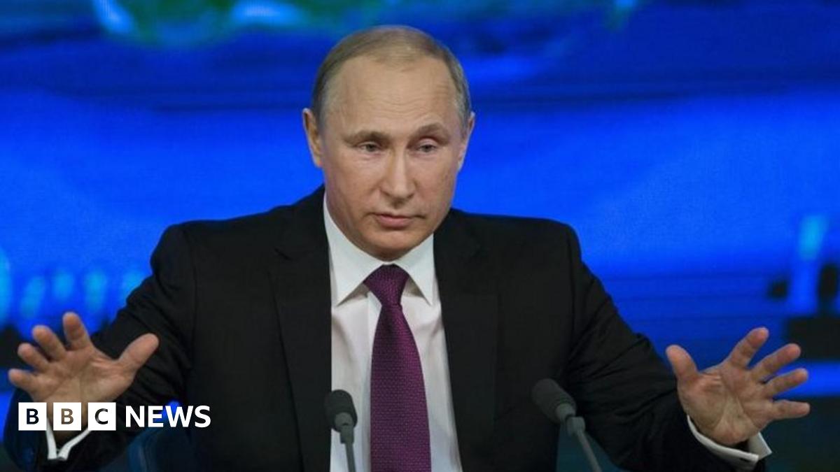Putin seeks to ease fears over Russian economic crisis - BBC News