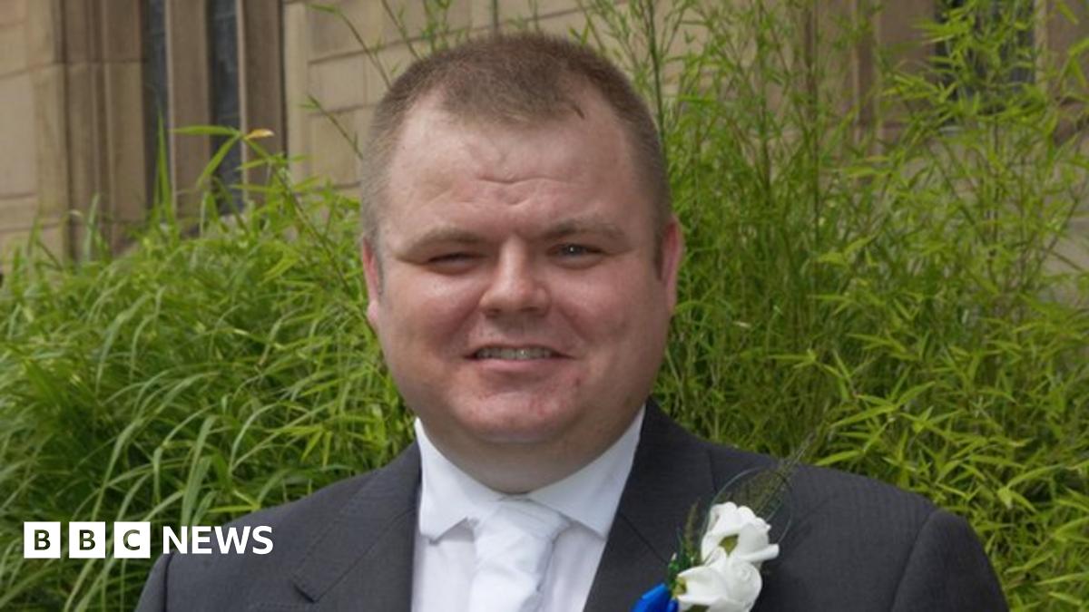 Off-duty PC Neil Doyle 'may have been recognised' - BBC News