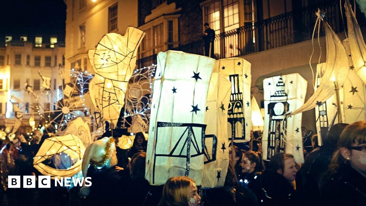 Brighton Winter Solstice: Burning the Clocks - BBC News