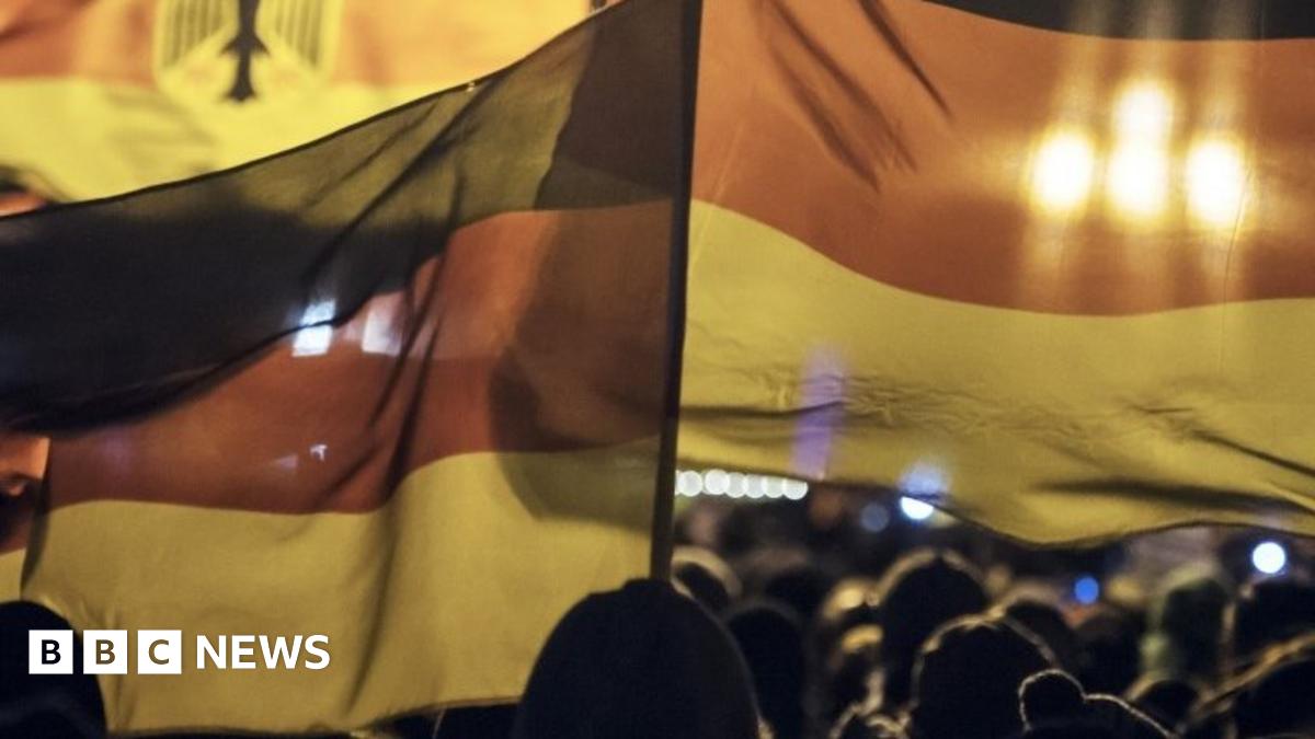Anti-Islam 'Pegida' rally in Dresden sees record turnout - BBC News