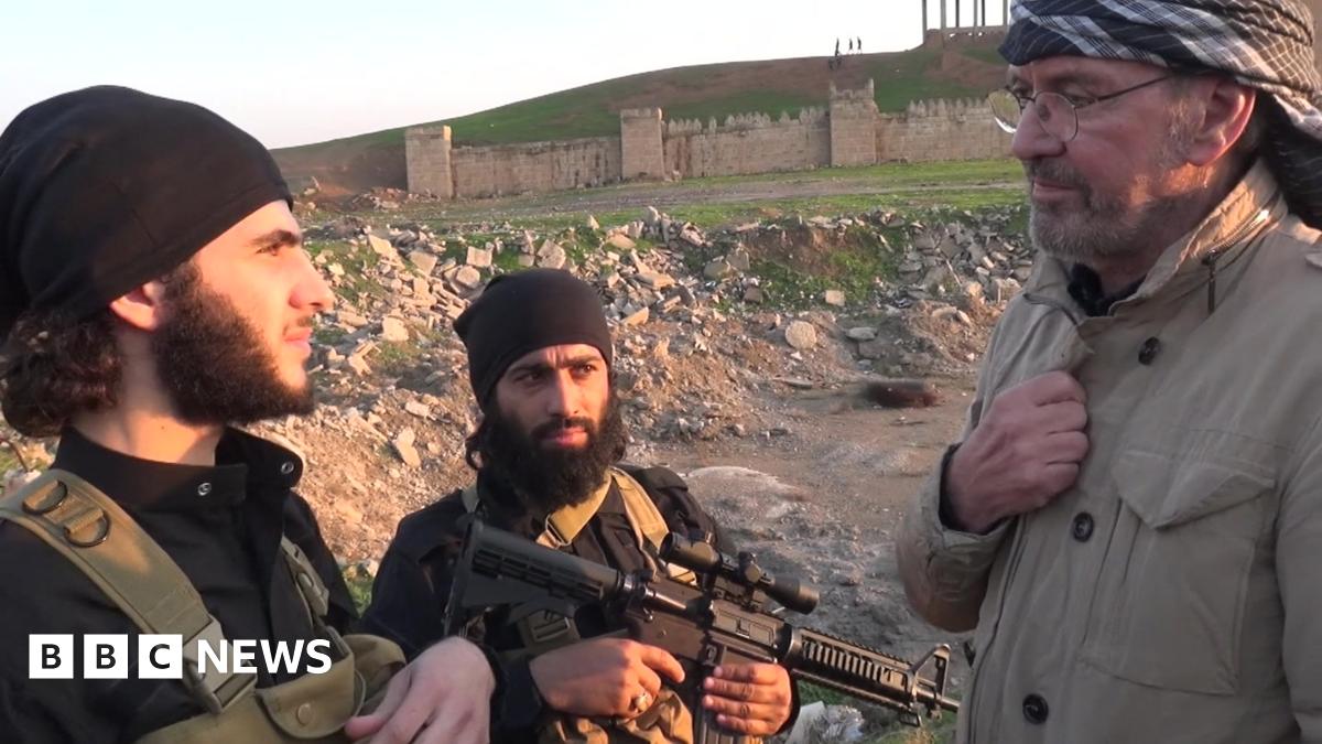 Rare Islamic State visit reveals 'brutal and strong' force - BBC News