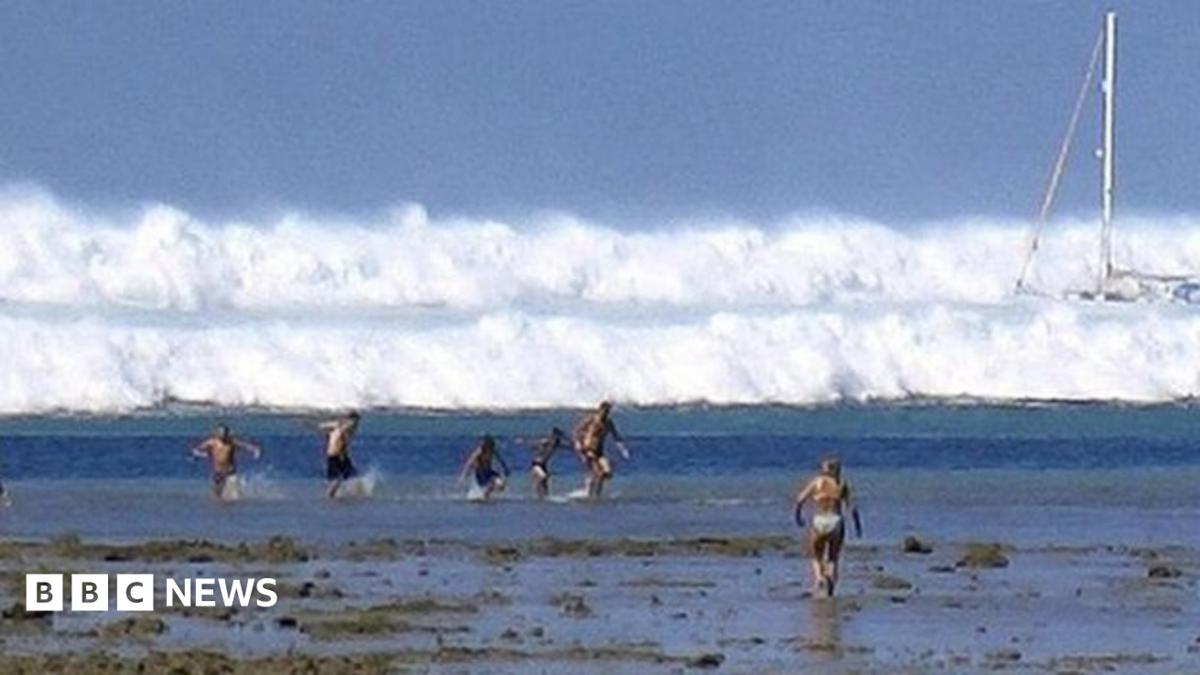 Boxing Day Tsunami: A survivor's story - BBC News