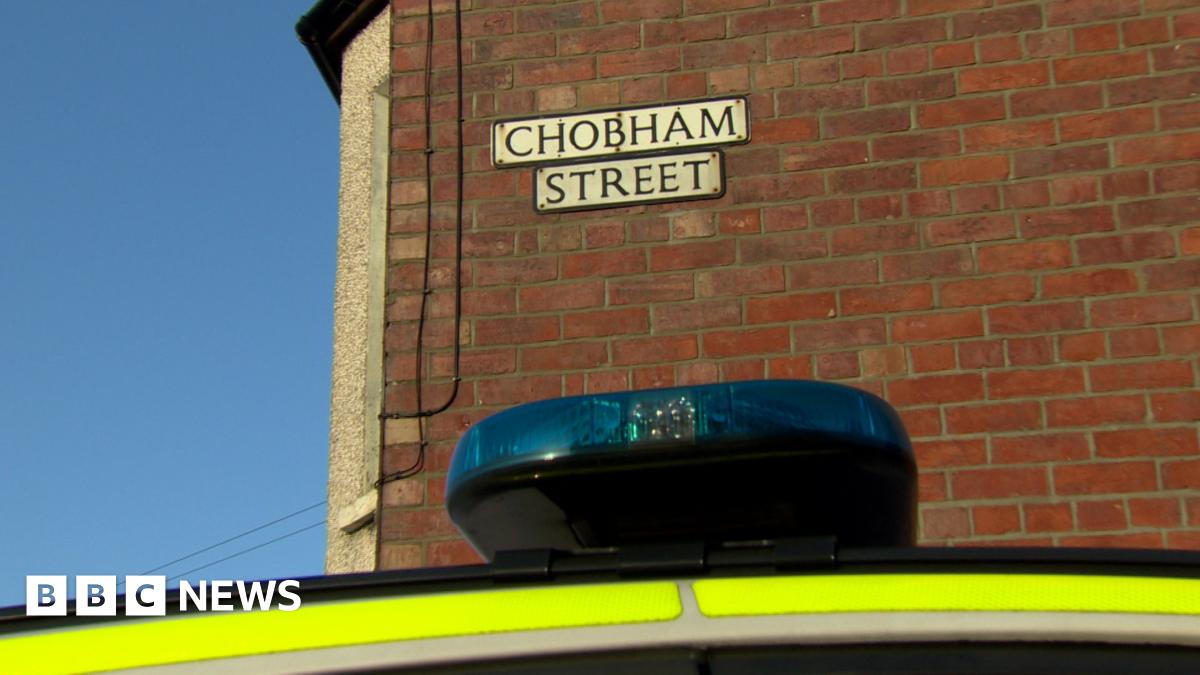 Matthew Goddard murder: Detectives revisit scene of attack - BBC News