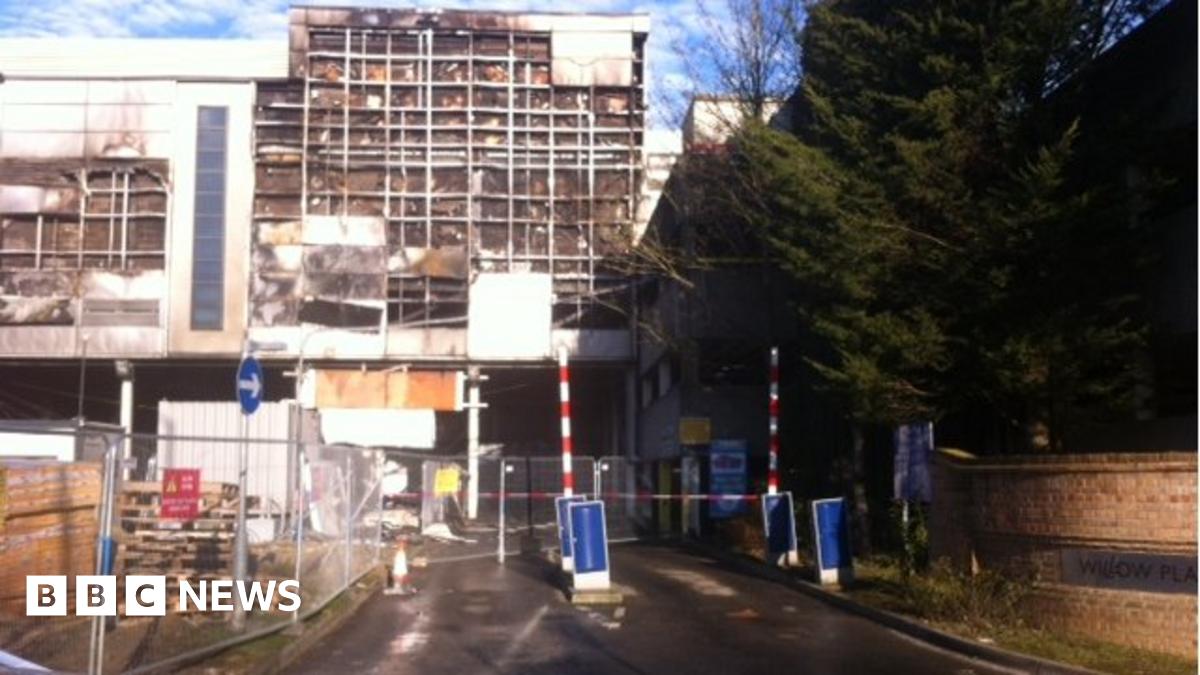 Four people held after Corby multi-storey car park fire - BBC News
