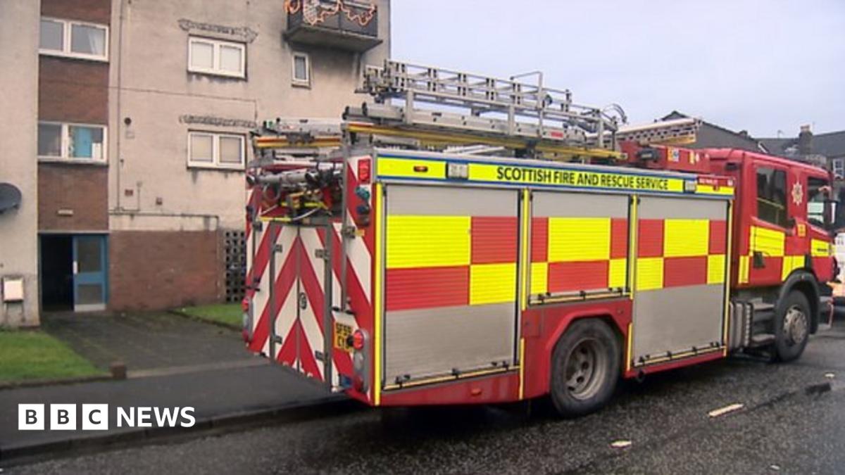 Deliberate flat fire in Renfrew treated as murder bid - BBC News