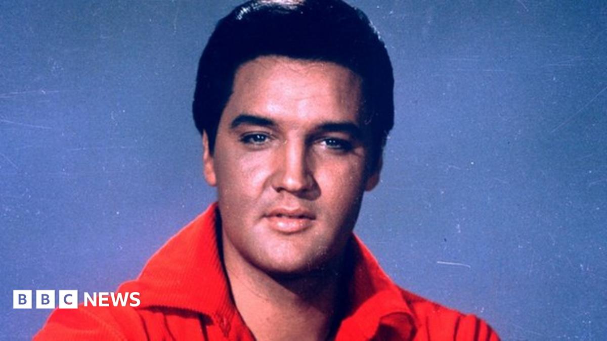 Elvis impersonators in world record bid in Antrim - BBC News