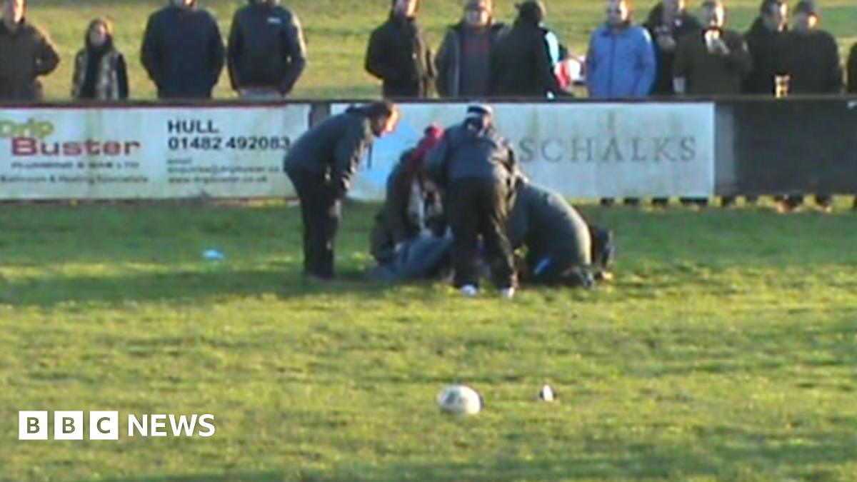 Beverley rugby player Adam Robson's 'two-hour ambulance wait' - BBC News