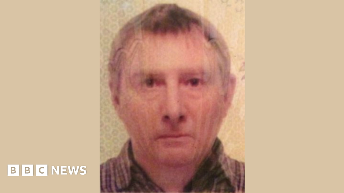 Stephen Watt search: Body found in East Dunbartonshire burn - BBC News