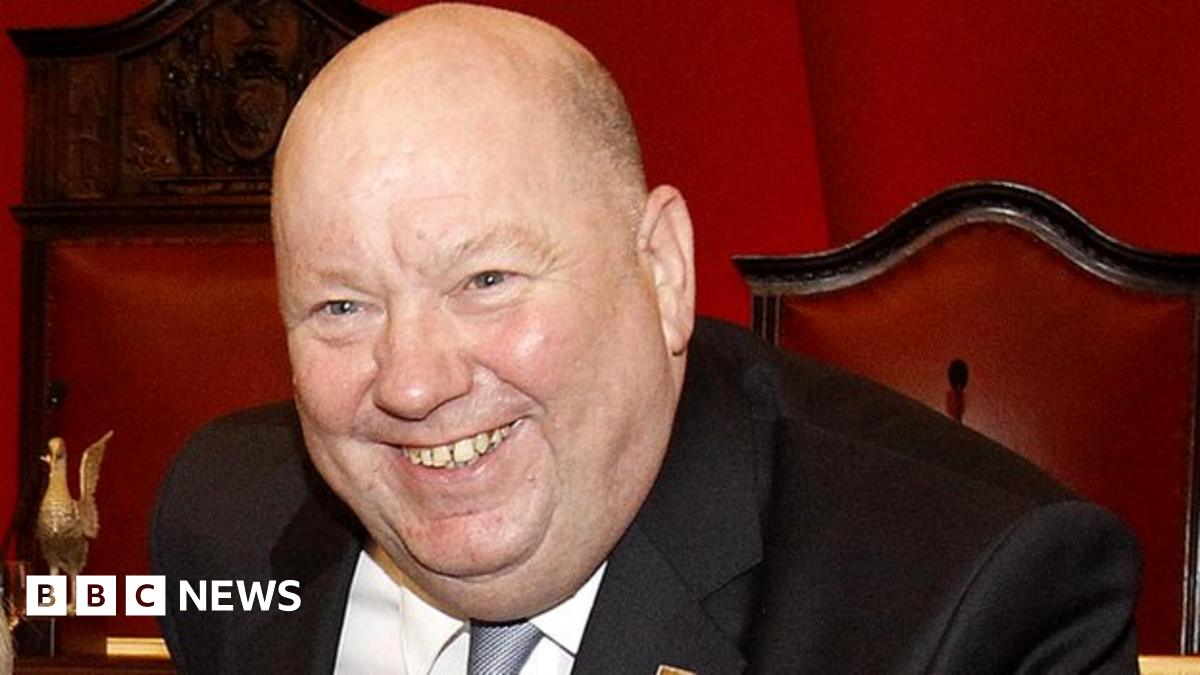 Joe Anderson: Liverpool mayor defends Merseyside devolution deal - BBC News