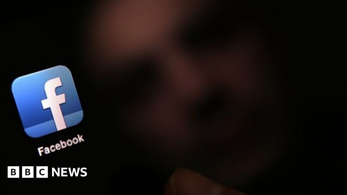 The recurring Facebook privacy hoax - BBC News