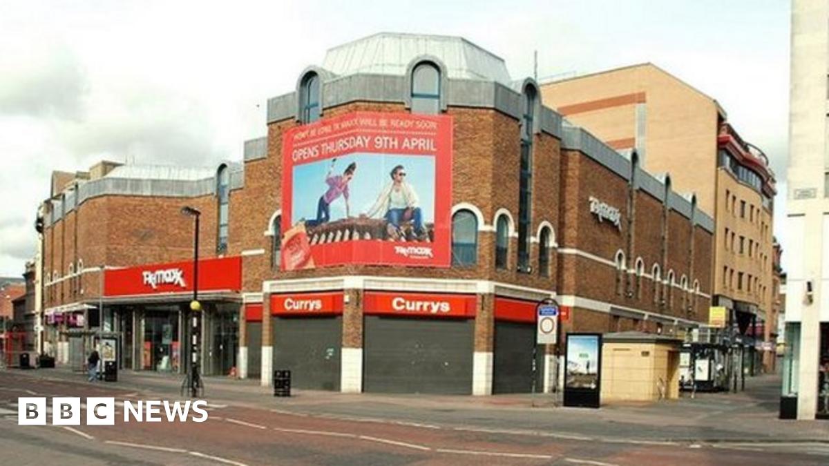 Currys to close Belfast city centre branch - BBC News