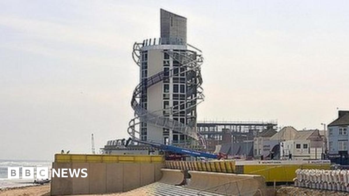 Labour in Redcar 'at war with self', according to members - BBC News