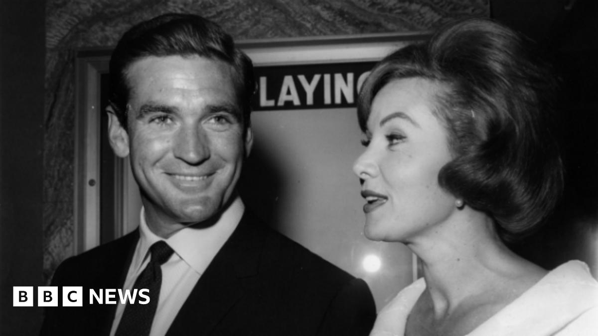 Rod Taylor, star of The Birds, dies aged 84 - BBC News
