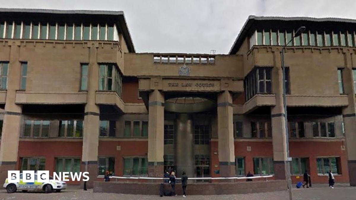 South Yorkshire PC Daniel Cookson jailed for grooming girl, 15 - BBC News