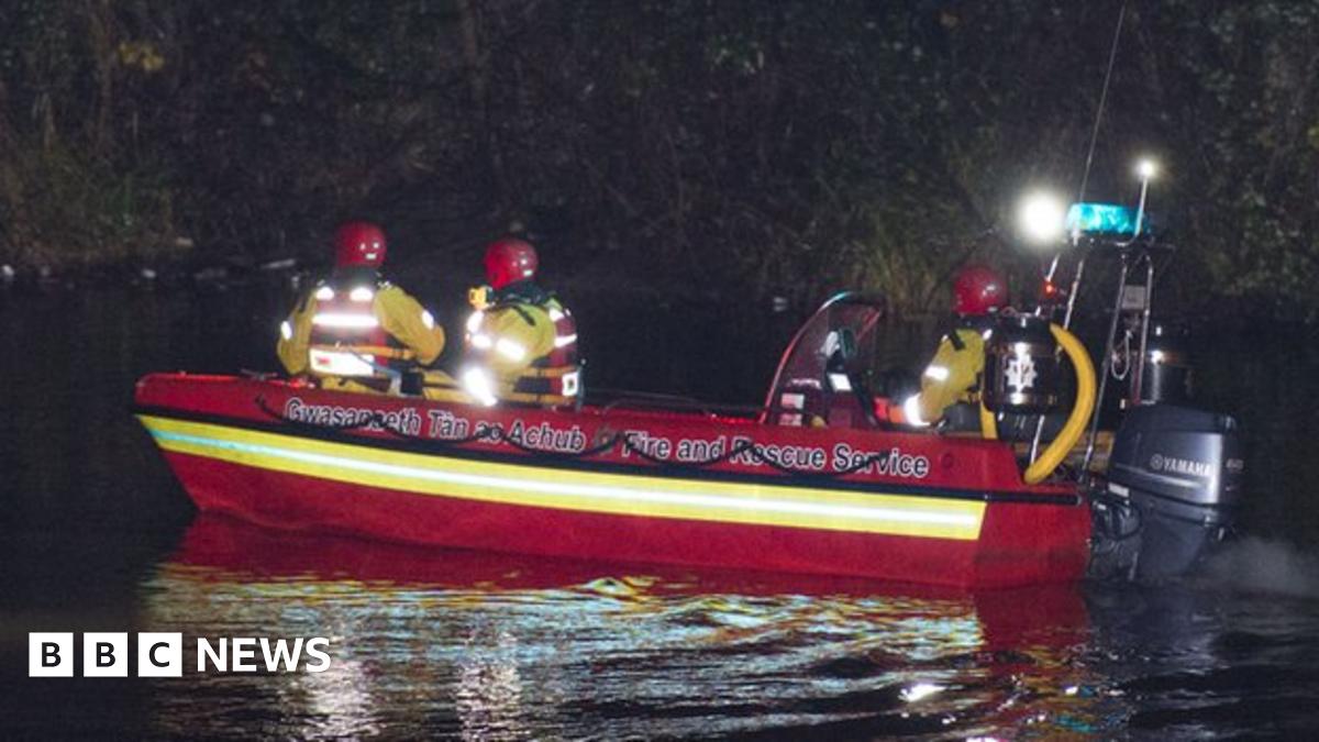 Search for River Taff 'body' suspended by emergency services - BBC News