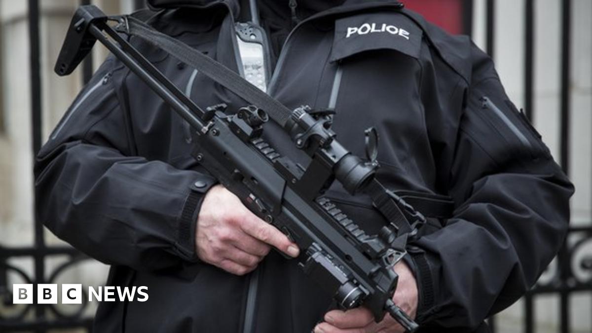 Terror threat posed by 'thousands' of EU nationals - BBC News