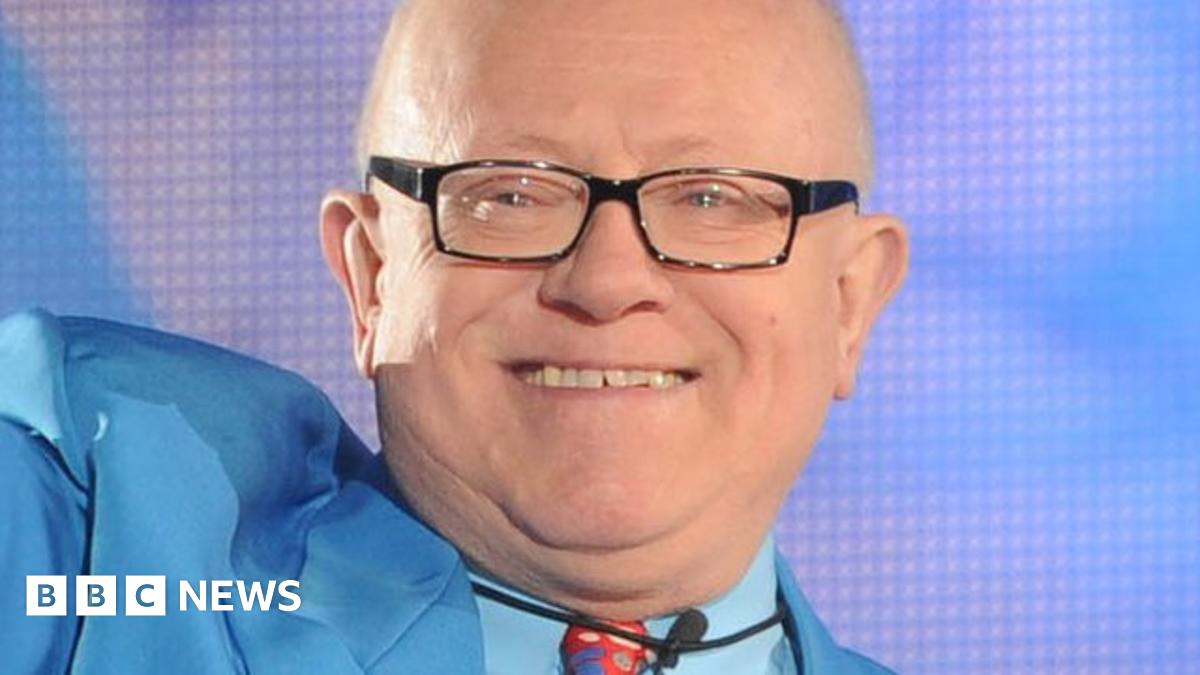 Ken Morley sorry for Celebrity Big Brother remarks - BBC News